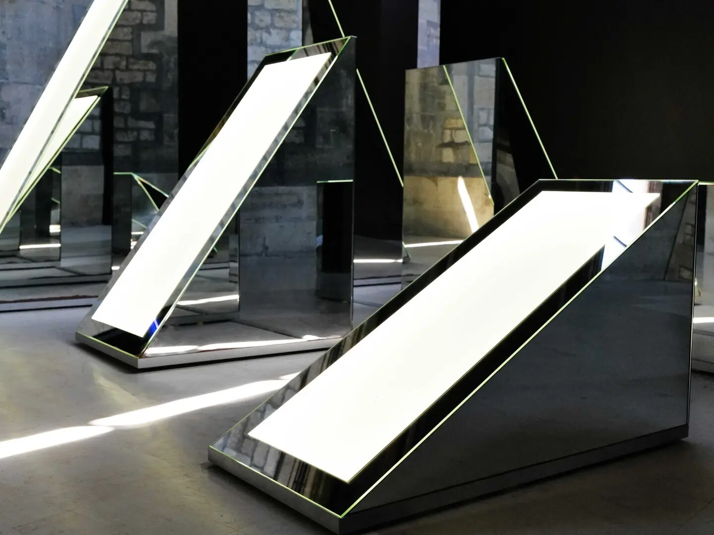 Nanda Vigo in Bordeaux: a retrospective that suspends time and space ...